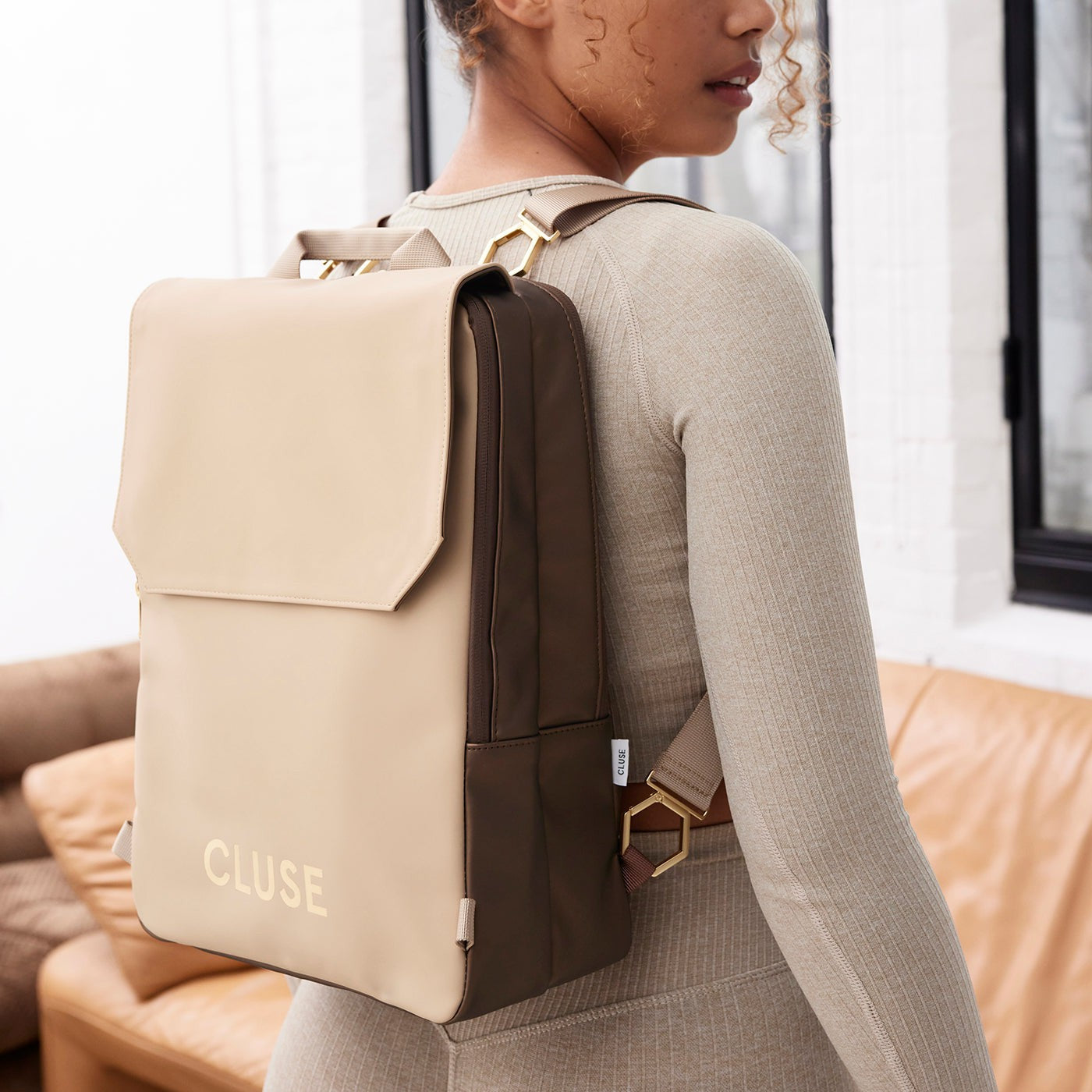 Le Réversible Backpack, Metallic Brown Beige, Gold Colour – CLUSE